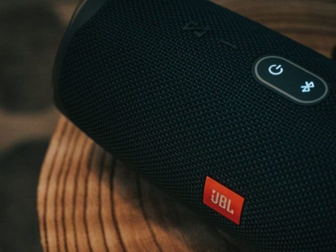8 Things To Consider Before Buying A Bluetooth Speaker - Upbeat Geek