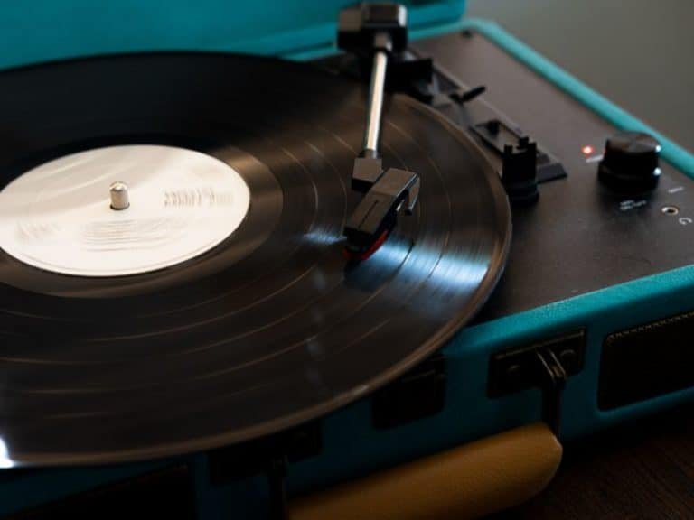How Does A Record Player Work? A Complete Guide - Upbeat Geek