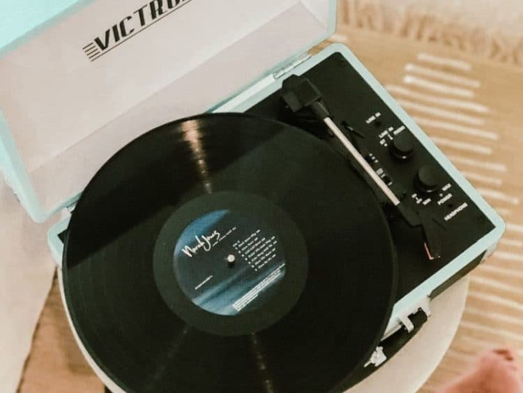 How To Care For Your Vinyl Record Player - Upbeat Geek