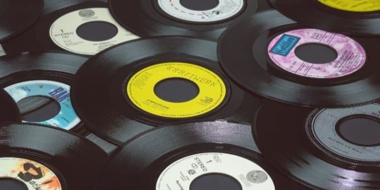 How Does A Record Player Work? A Complete Guide - Upbeat Geek