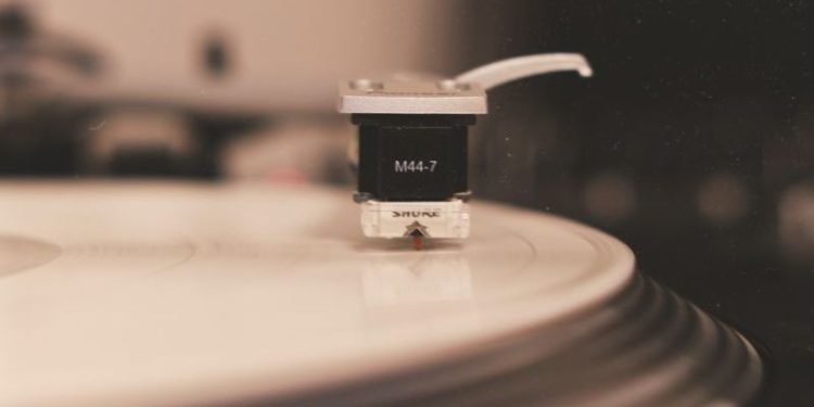 What Is A Tonearm And How Does It Work? - Upbeat Geek