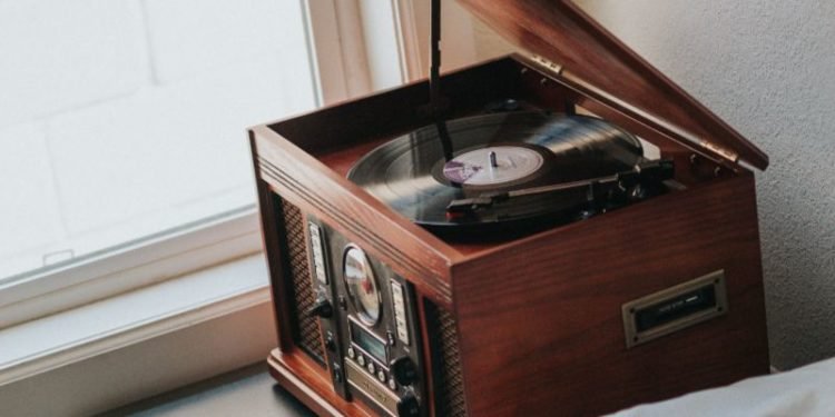 How Much Are Vintage Record Players Worth? - Upbeat Geek