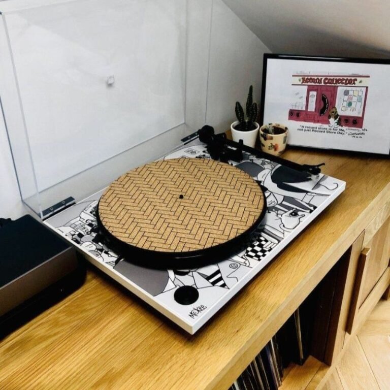 10 Funky Record Players That You'll Love - Upbeat Geek