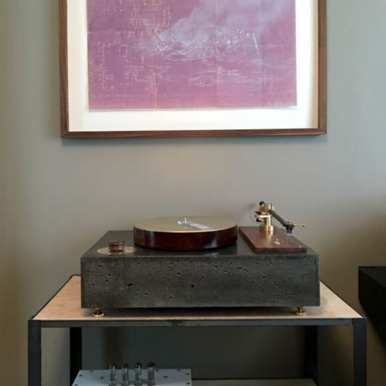 10 Funky Record Players That You'll Love - Upbeat Geek