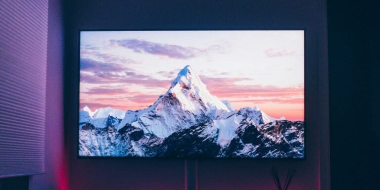 How to Ensure TV Doesn’t Get Screen Burn - Upbeat Geek