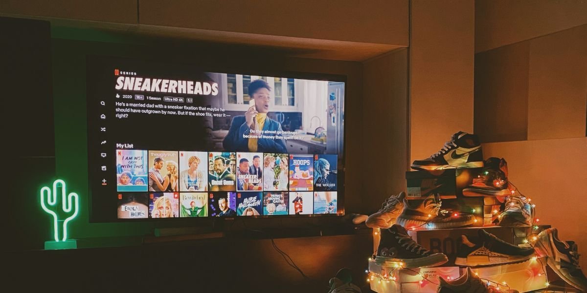 How to Ensure TV Doesn’t Get Screen Burn - Upbeat Geek
