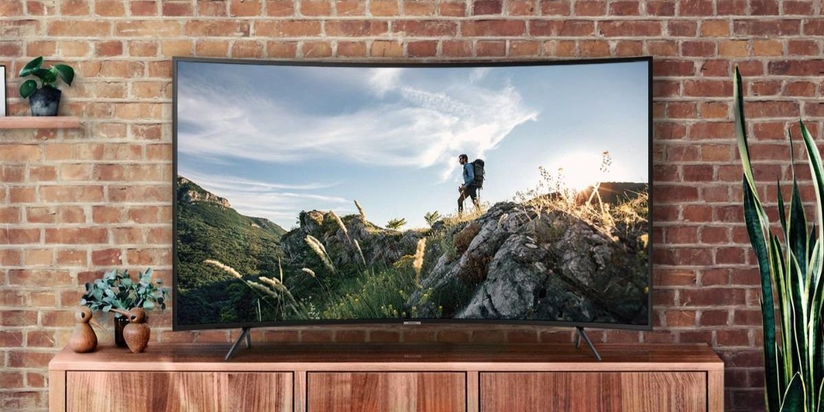 Pros & Cons of Curved TVs - What You Need To Know